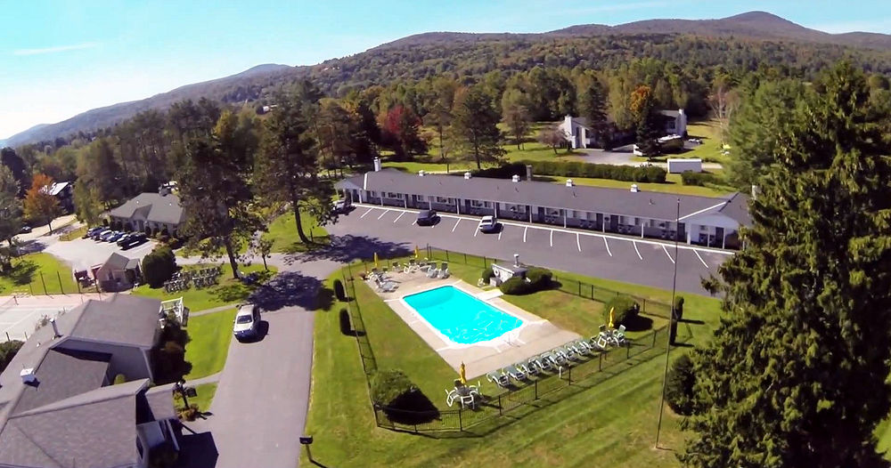 Stowe Motel & Snowdrift, Stowe VT - MountainZone