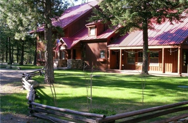 Mazama Country Inn, Mazama WA - MountainZone